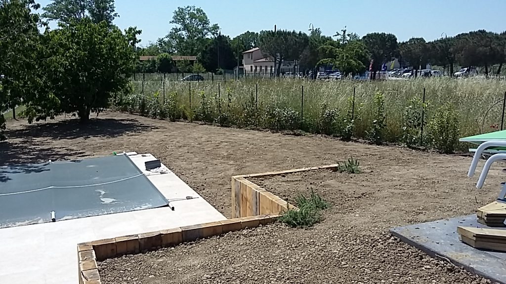 Création retenue de talus en traverses de chêne Gagnac - Brin de Nature ...