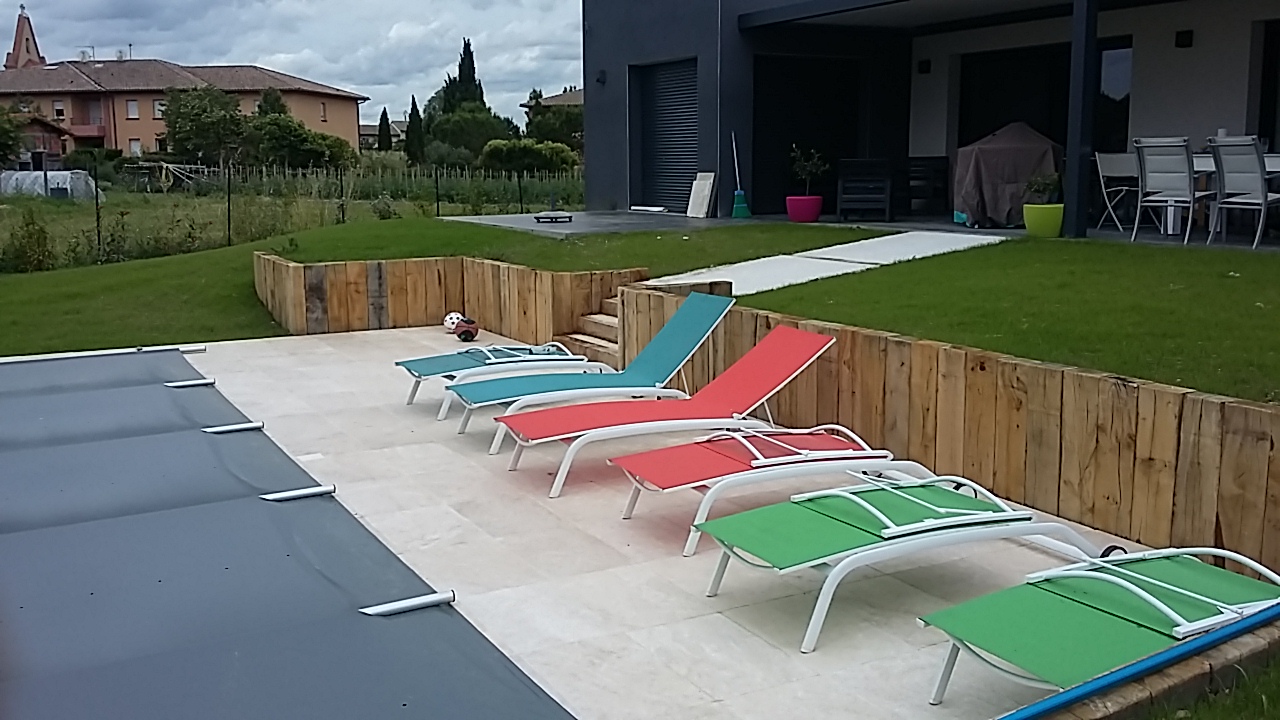 Création retenue de talus en traverses de chêne Gagnac - Brin de Nature